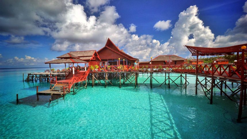 A Guide to Derawan Islands, the Paradise of East Kalimantan ...