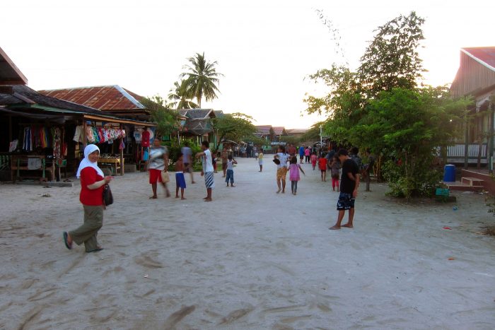 A Guide to Derawan Islands, the Paradise of East Kalimantan ...