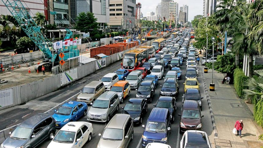 A Guide to Driving on Jakarta Roads - Indoindians.com