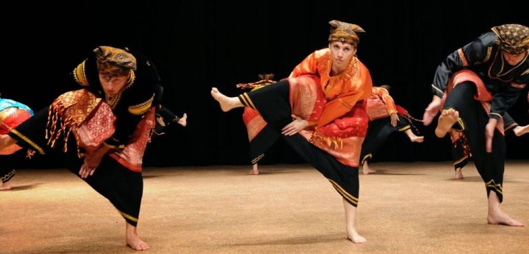 5 Best Cultural Shows in Indonesia - Indoindians.com