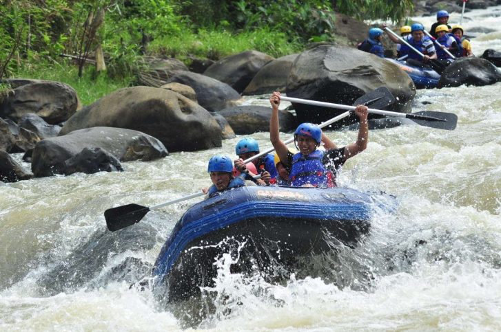 7 Scenic and Challenging Whitewater Rafting in Indonesia - Indoindians.com