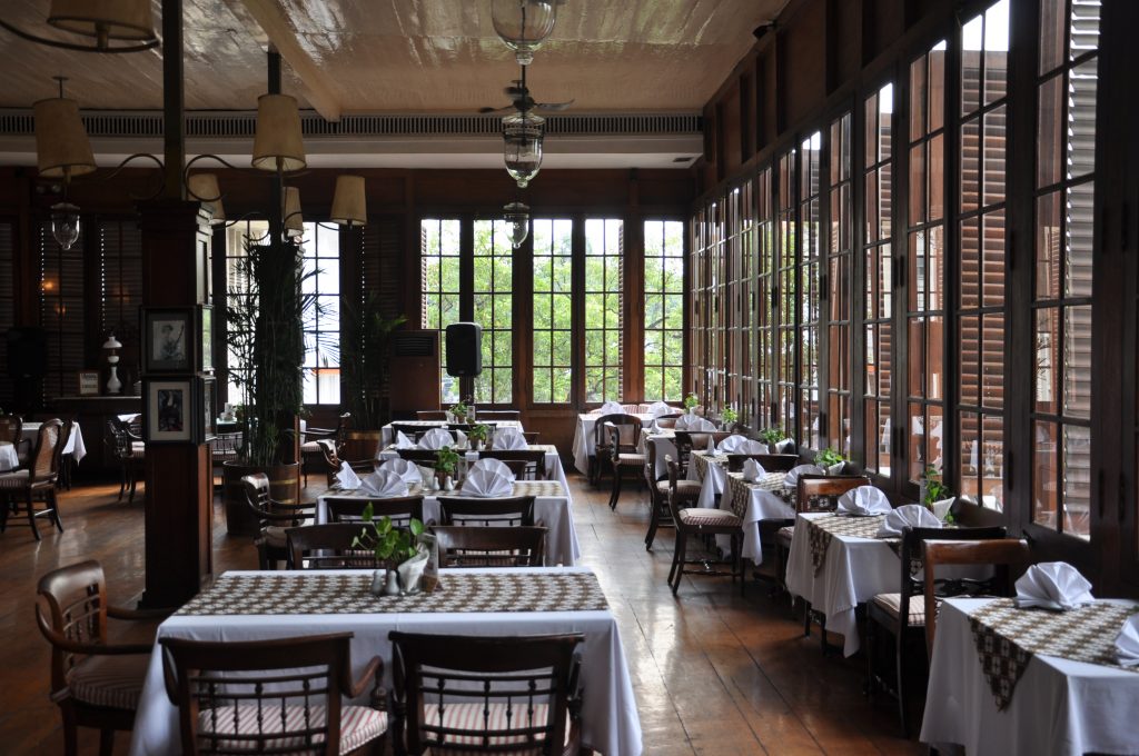 Feeling Nostalgic? 5 Legendary Places to Eat in Jakarta - Indoindians.com