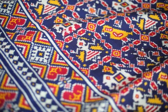 The Story of Ikat - the ties that bind and weave into a beautiful fuzzy ...