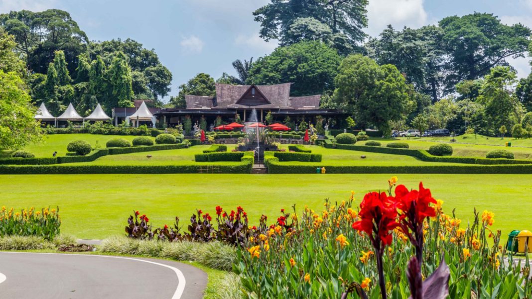 8 Iconic Natural Attractions In and Around Jakarta - Indoindians.com