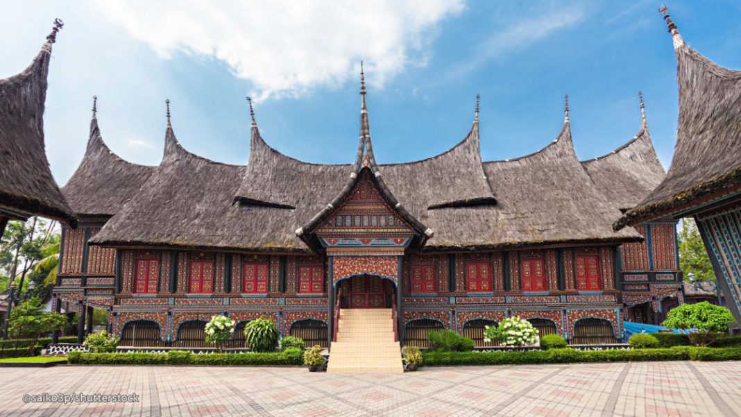 8 Iconic Natural Attractions In and Around Jakarta - Indoindians.com