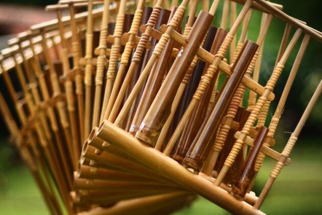 8 Interesting Facts on Angklung - Indoindians.com