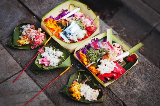 What is Sesajen? Here Are The Mystical Flowers of Indonesia ...